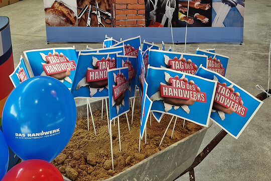 Startseite Bildungszentrum Regensburg - Handwerkskammer Niederbayern ...